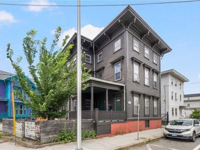 house with 8 bedroom, Providence RI ES103887591