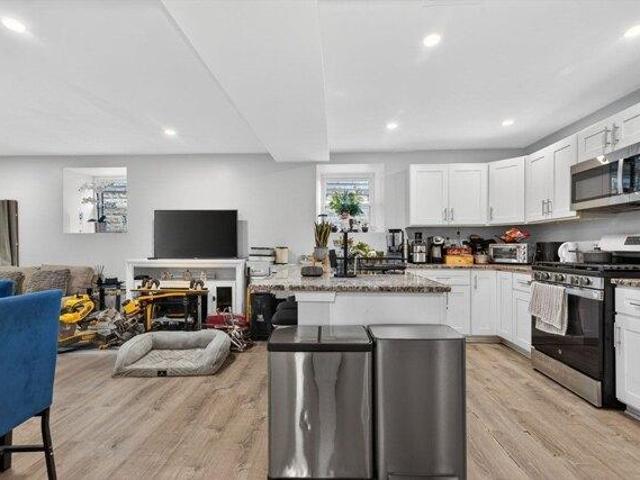 house with 8 bedroom, Revere MA DS102285446