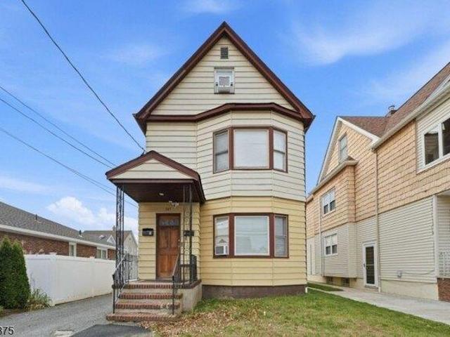 house with 8 bedroom, Saddle Brook NJ DS102212042