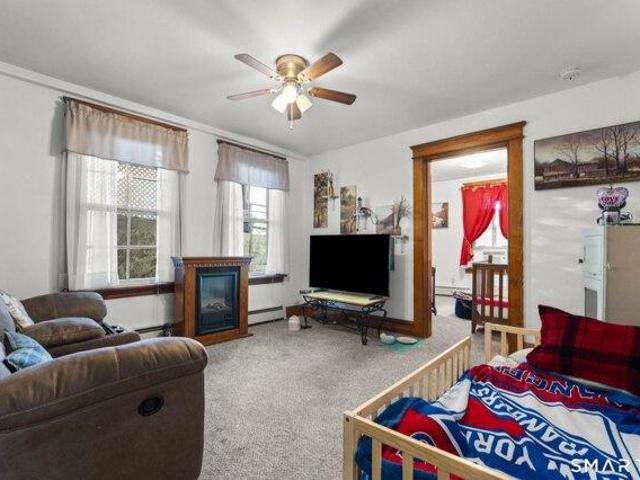 house with 8 bedroom, Shelton CT ES105205256