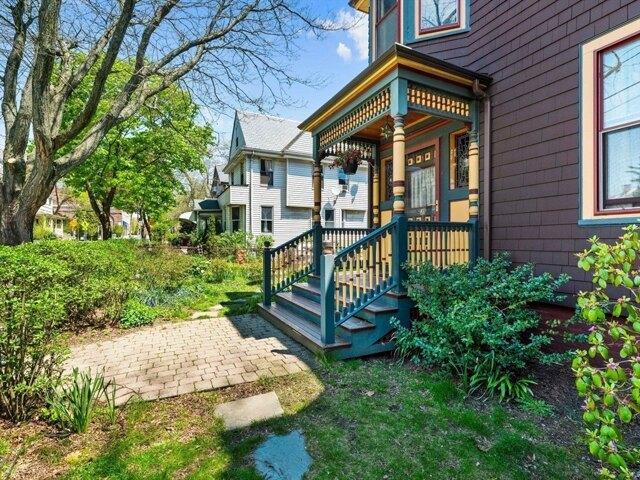 house with 8 bedroom, Somerville MA ES104151671