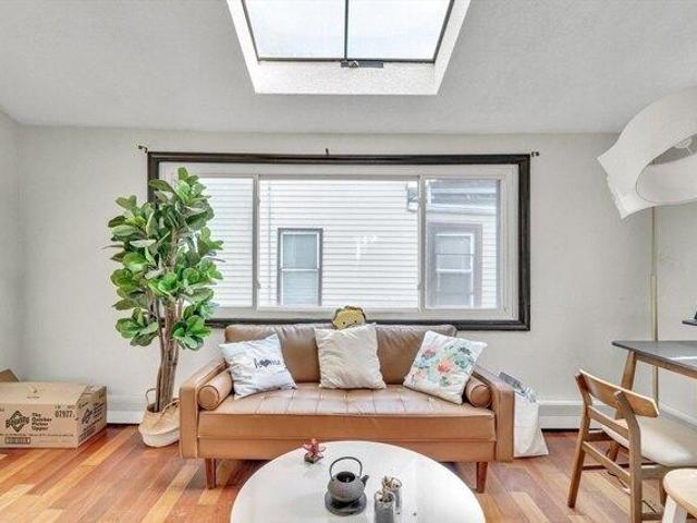 house with 8 bedroom, Somerville MA ES103434670