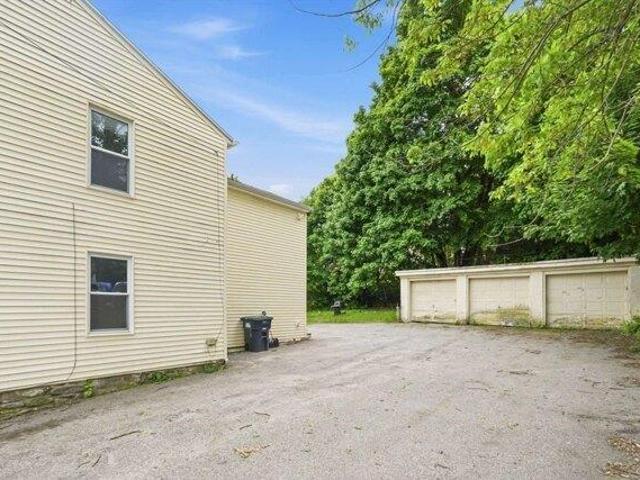 house with 8 bedroom, Southbridge MA ES102922843
