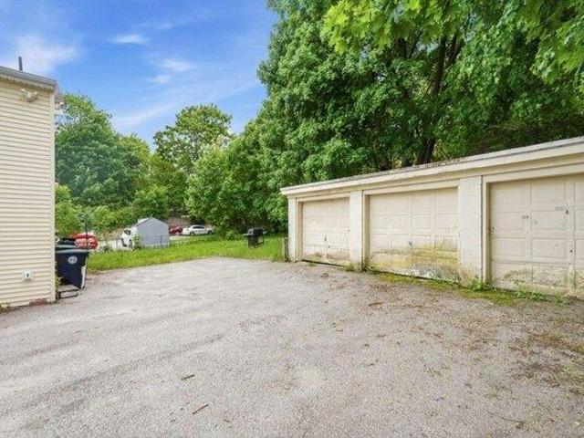 house with 8 bedroom, Southbridge MA ES104921050