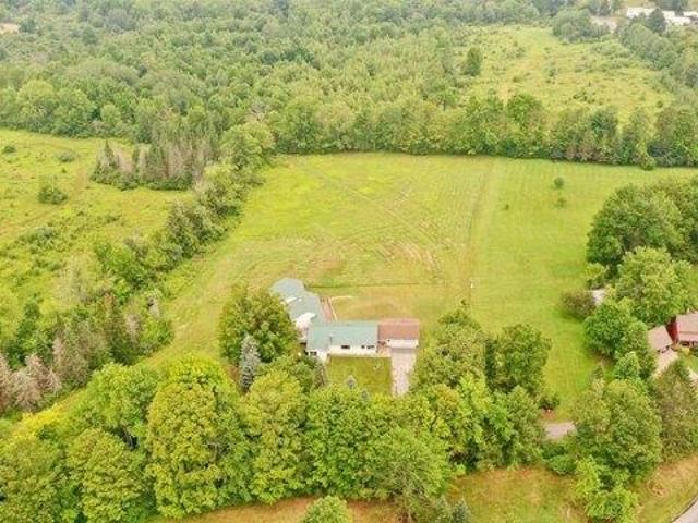 house with 8 bedroom, Springfield VT ES105190888