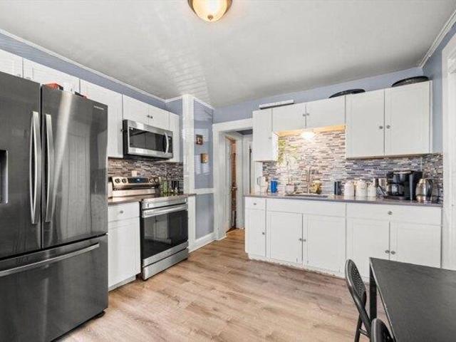 house with 8 bedroom, Springfield MA DS102346558