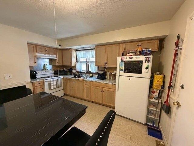 house with 8 bedroom, Springfield MA ES103099200