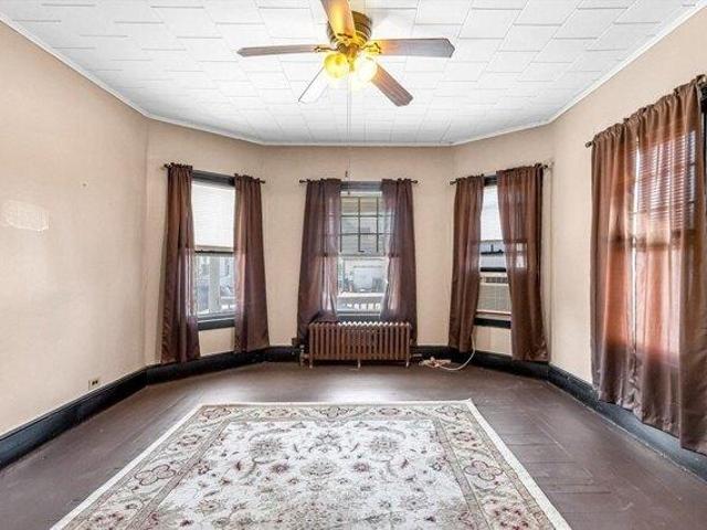 house with 8 bedroom, Springfield MA ES103100147