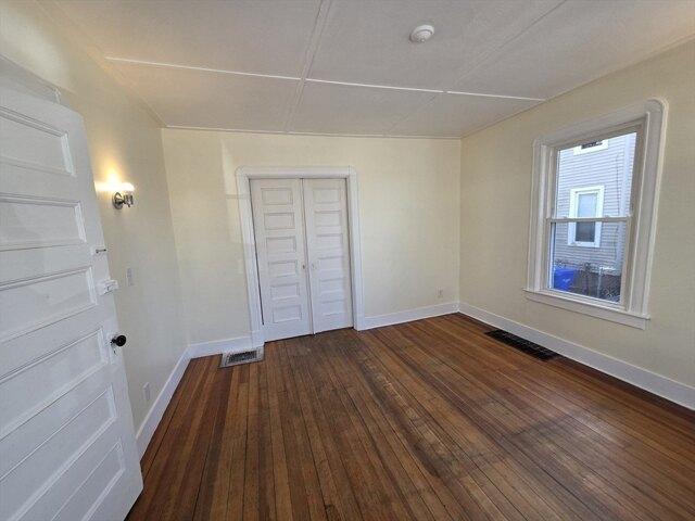 house with 8 bedroom, Springfield MA ES104010599