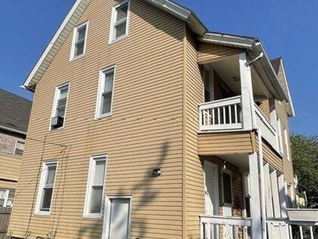 house with 8 bedroom, Springfield MA ES104852556