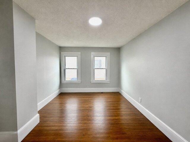 house with 8 bedroom, Springfield MA ES105174428