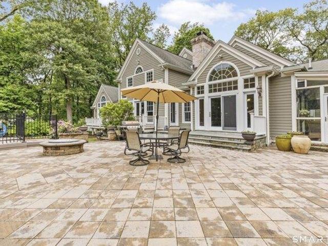 house with 8 bedroom, Stamford CT DS103620134