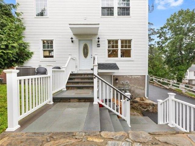 house with 8 bedroom, Stamford CT DS104236507