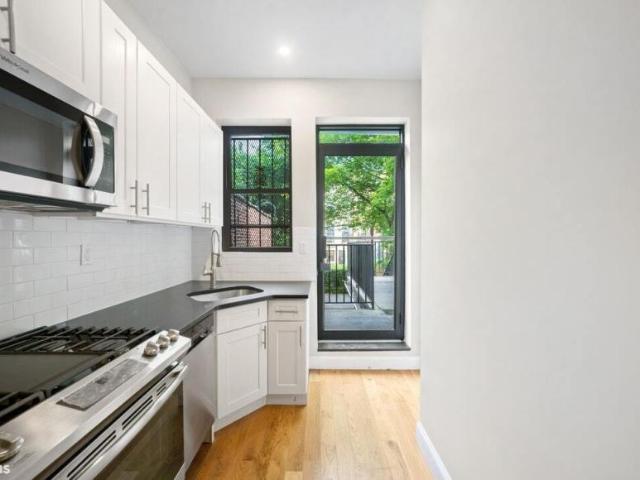 house with 8 bedroom, Stuyvesant Heights NY DS102245787