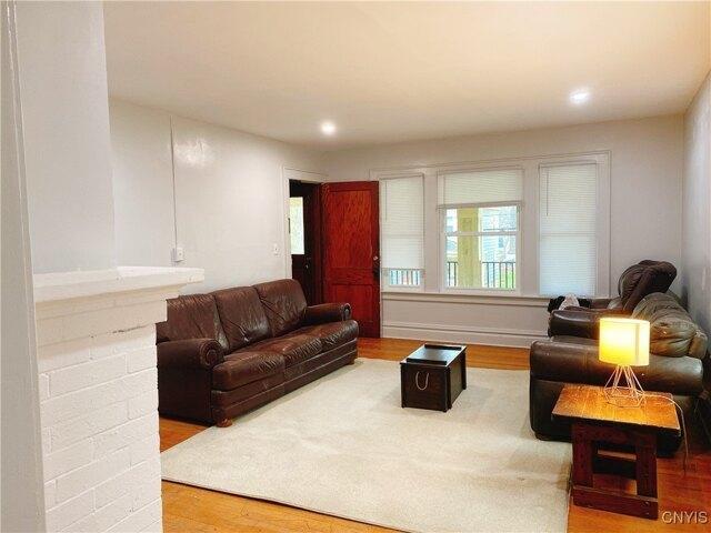 house with 8 bedroom, Syracuse NY DS88642894