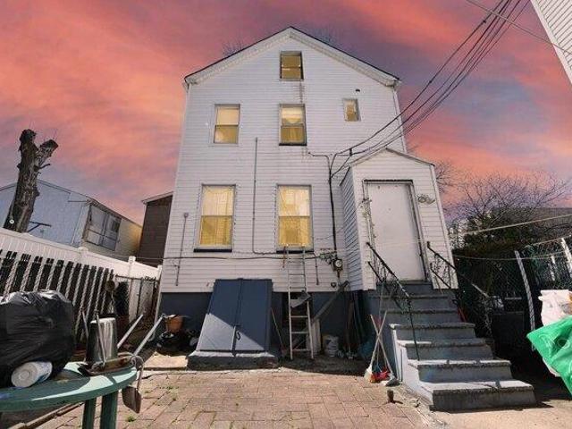 house with 9 bedroom, Union City NJ DLS102257910