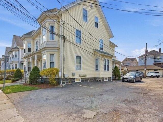 house with 9 bedroom, Waltham MA DLS102342906