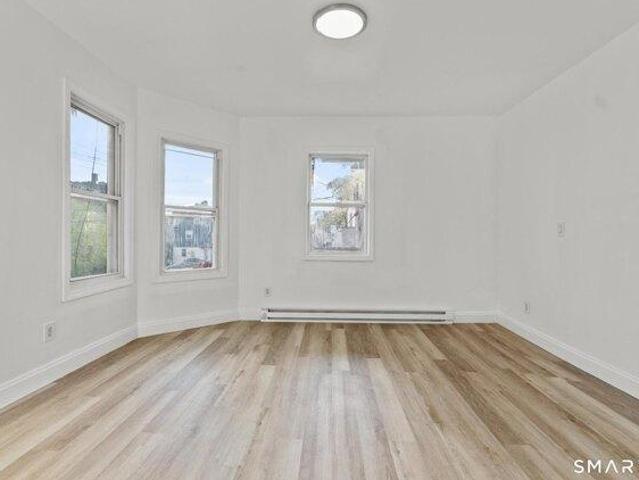 house with 9 bedroom, Waterbury CT DS103434962