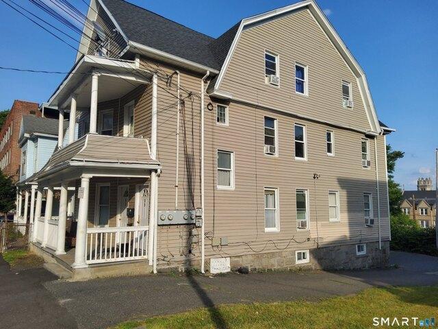 house with 9 bedroom, Waterbury CT ES104808811