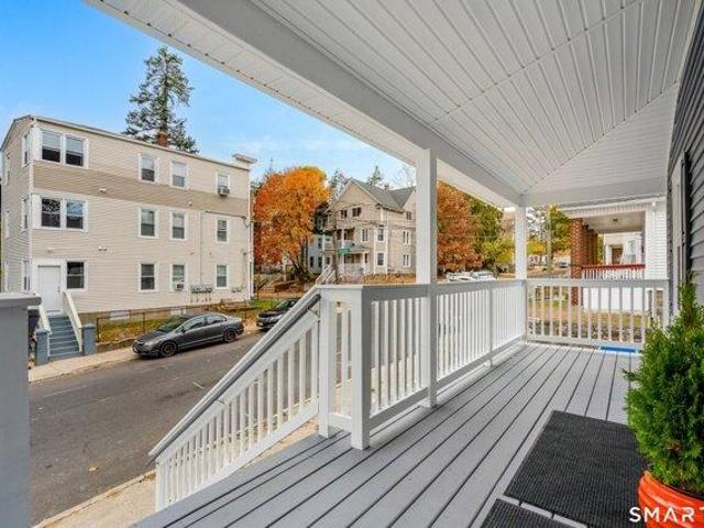 house with 9 bedroom, Waterbury CT ES104115232