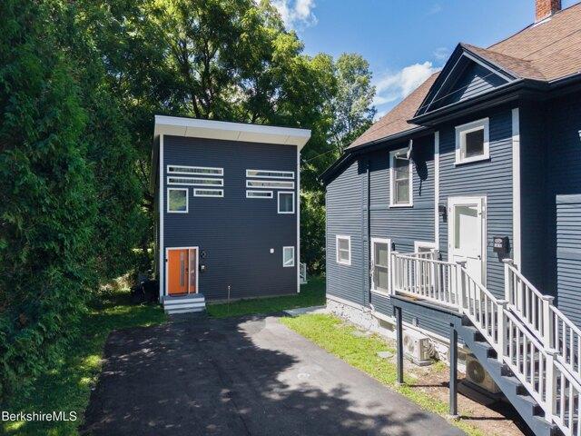 house with 9 bedroom, Williamstown MA ES105415300