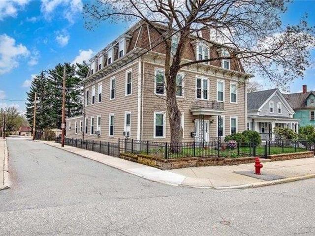 house with 9 bedroom, Woonsocket RI DS103020513
