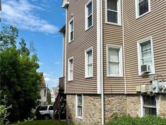 house with 9 bedroom, Woonsocket RI ES104510053