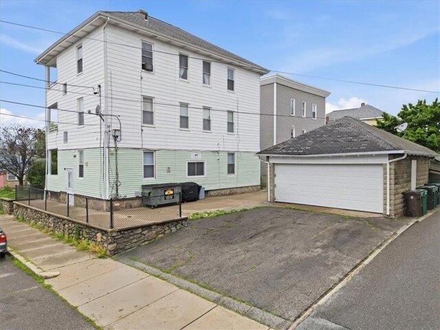 house with 9 bedroom, Woonsocket RI ES104810973