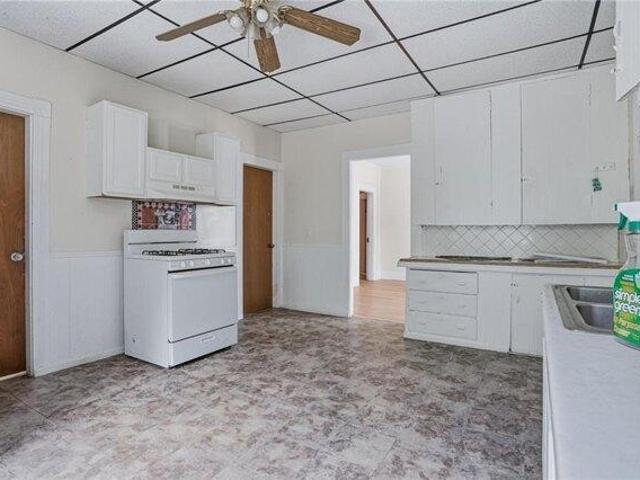 house with 9 bedroom, Woonsocket RI ES105106487
