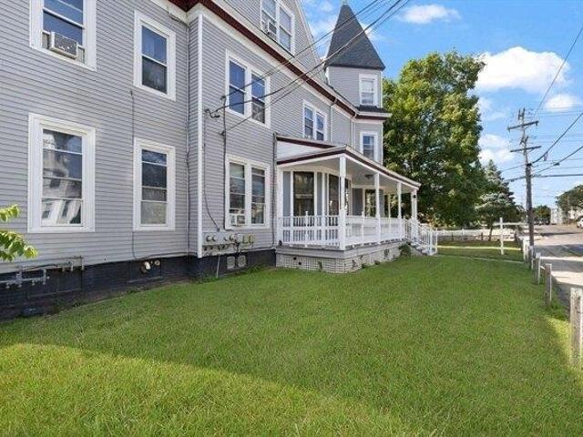 house with 9 bedroom, Woonsocket RI ES103189862