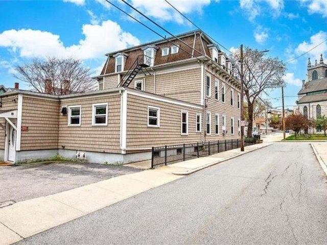 house with 9 bedroom, Woonsocket RI ES103249948