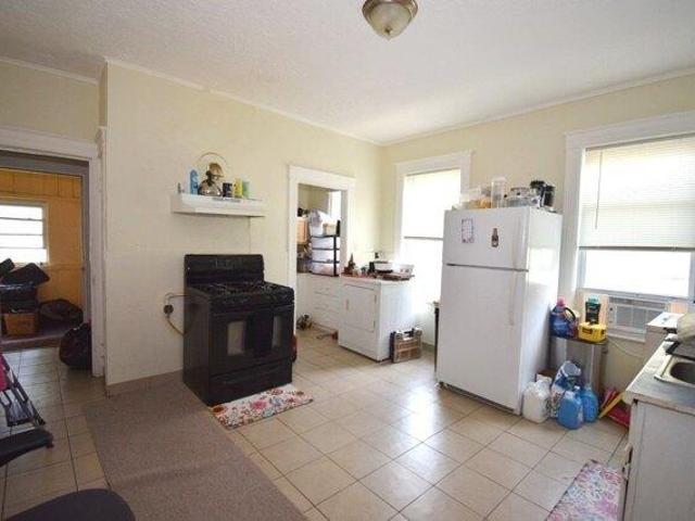 house with 9 bedroom, Worcester MA DLS102859662