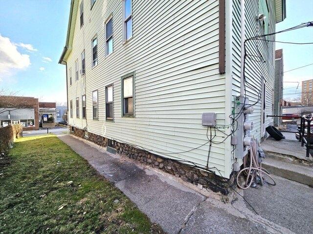 house with 9 bedroom, Worcester MA DLS102922234