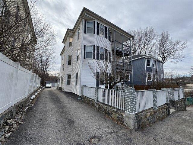 house with 9 bedroom, Worcester MA DS102563977
