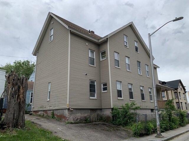 house with 9 bedroom, Worcester MA ES103444846