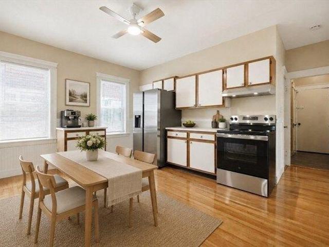 house with 9 bedroom, Worcester MA ES103444012