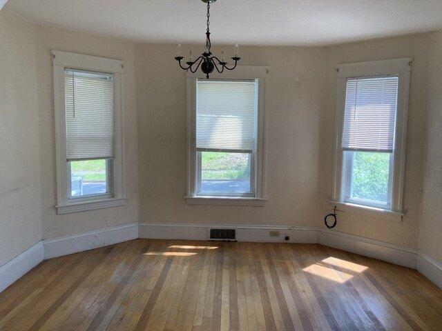 house with 9 bedroom, Worcester MA ES103497993