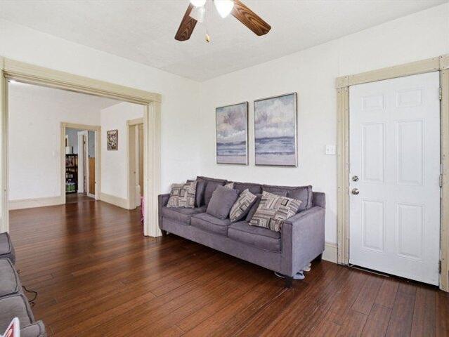 house with 9 bedroom, Worcester MA ES103774314