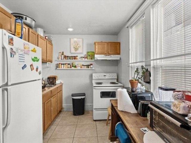 house with 9 bedroom, Worcester MA ES103069929