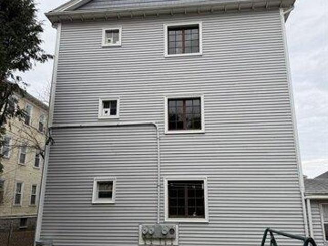 house with 9 bedroom, Worcester MA ES103250316