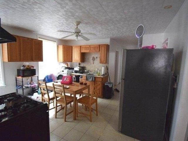 house with 9 bedroom, Worcester MA ES104690450