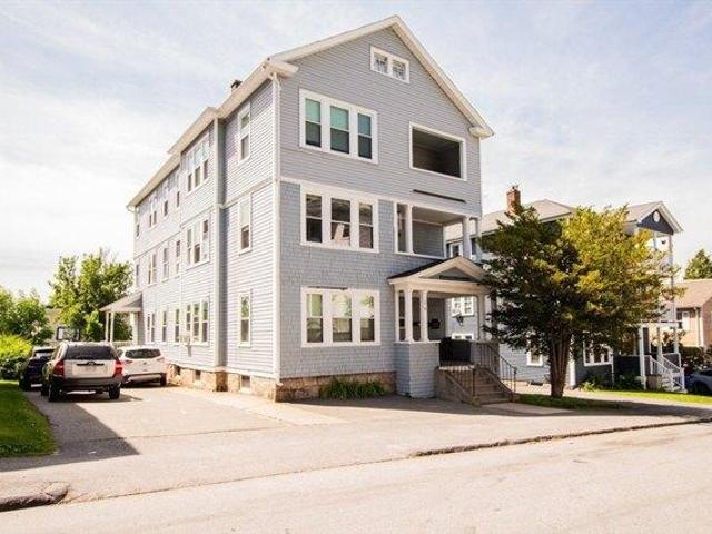 house with 9 bedroom, Worcester MA ES104809216
