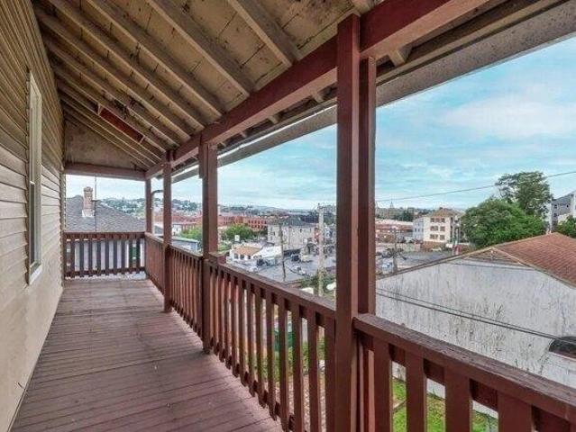 house with 9 bedroom, Worcester MA ES104848323