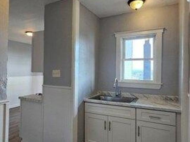 house with 9 bedroom, Worcester MA ES104870092