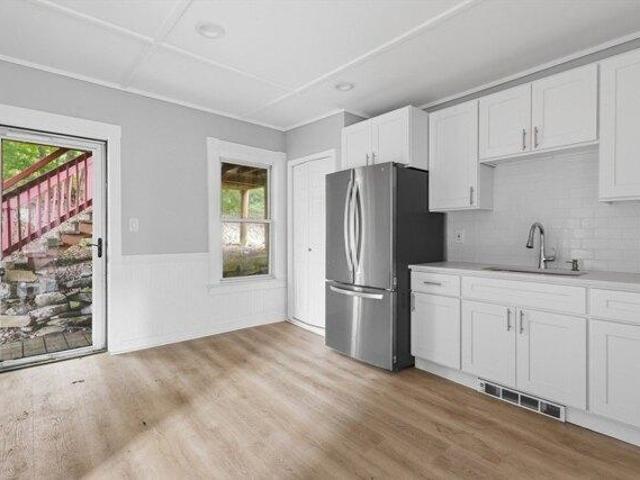 house with 9 bedroom, Worcester MA ES105092851