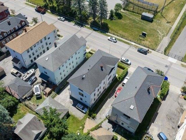house with 9 bedroom, Worcester MA ES105143946