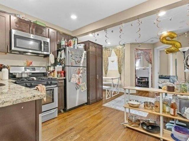 house with 9 bedroom, Boston MA ES103037263