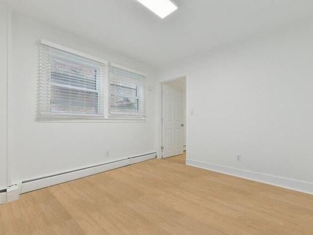 house with 9 bedroom, Boston MA ES104788088