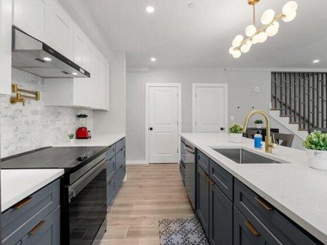 house with 9 bedroom, Boston MA ES104792057