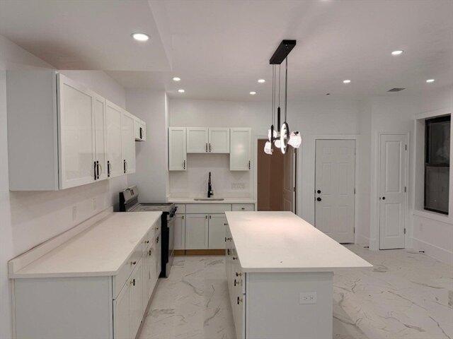 house with 9 bedroom, Boston MA ES104812169